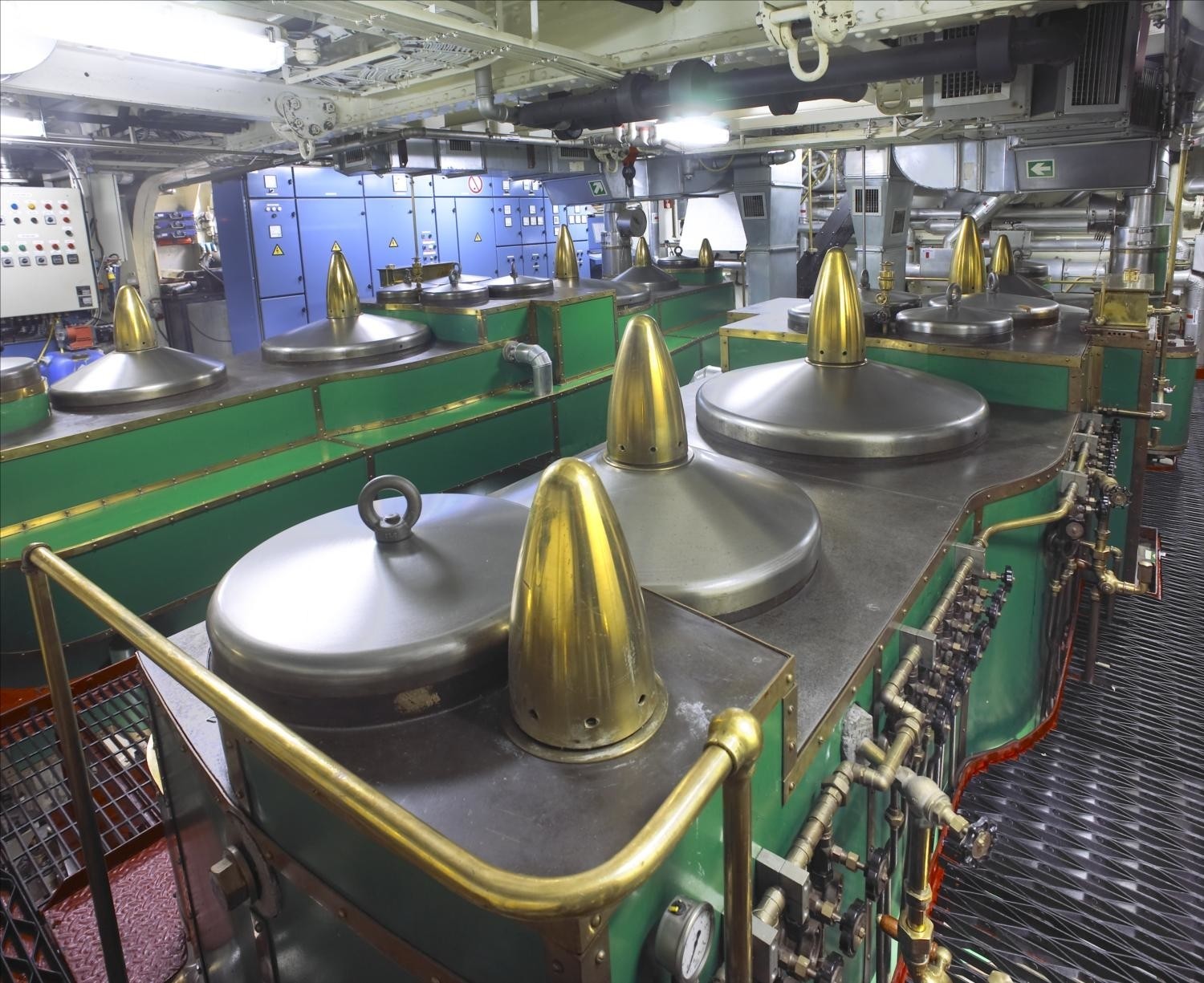 Yacht SS Delphine, Classic Yacht | CHARTERWORLD Luxury Superyacht Charters